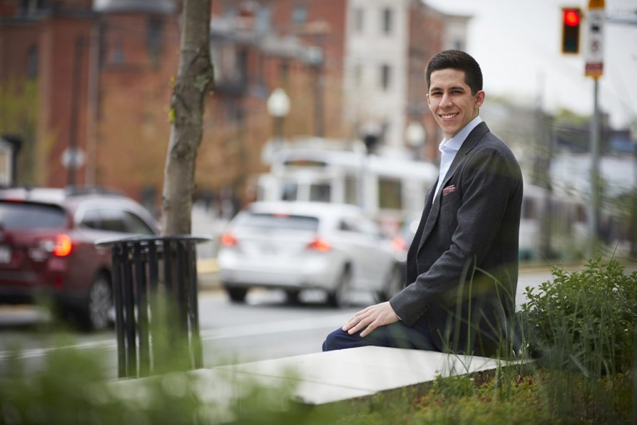 #OrgulloMarista Alan Espinosa, desea combinar la práctica clínica con la investigación para ...